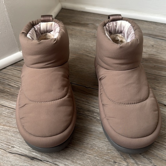 UGG | Shoes | Classic Maxi Mini Classic Boot | Poshmark